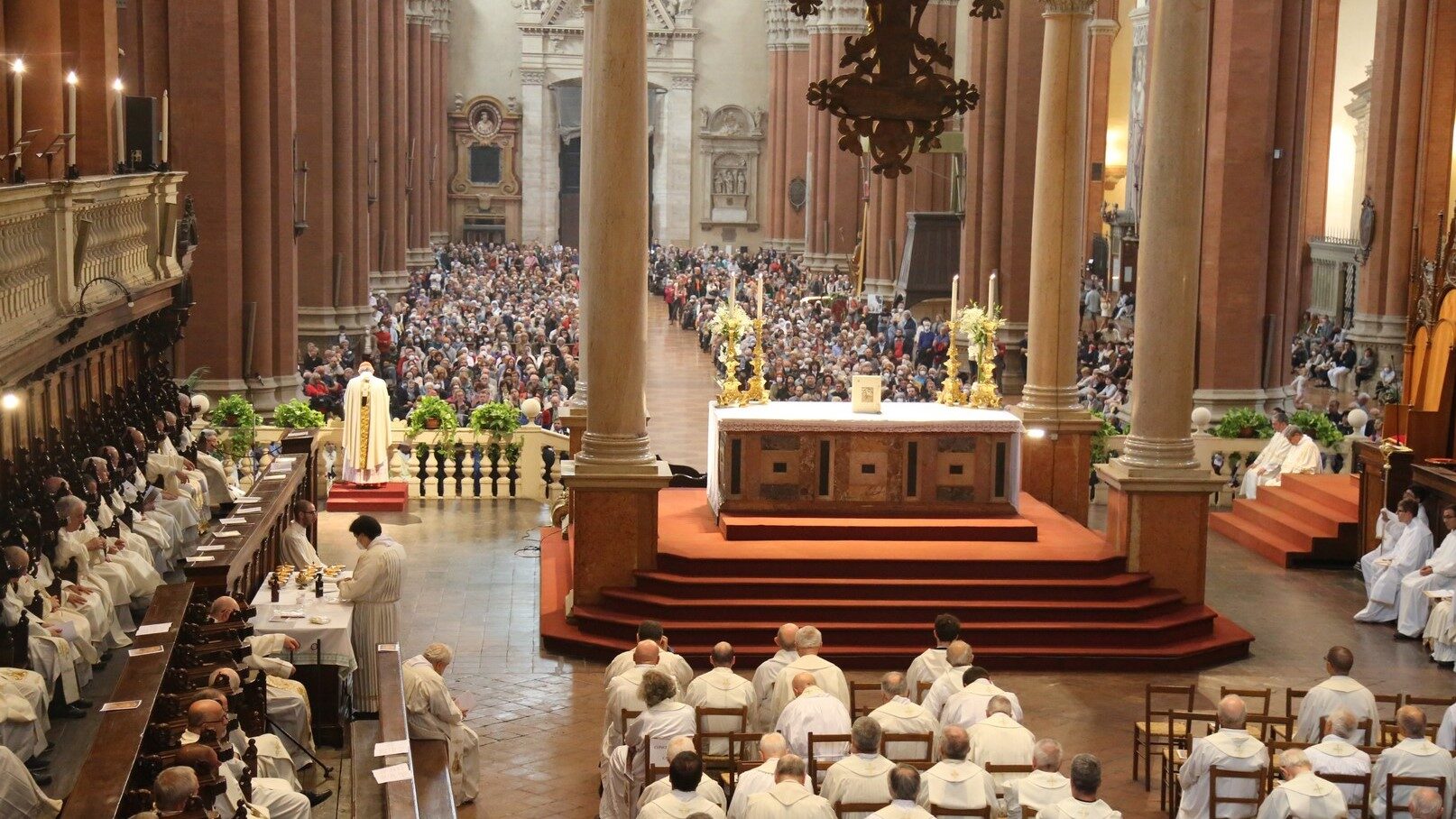 La Messa per la Festa di San Petronio - Chiesa di Bologna