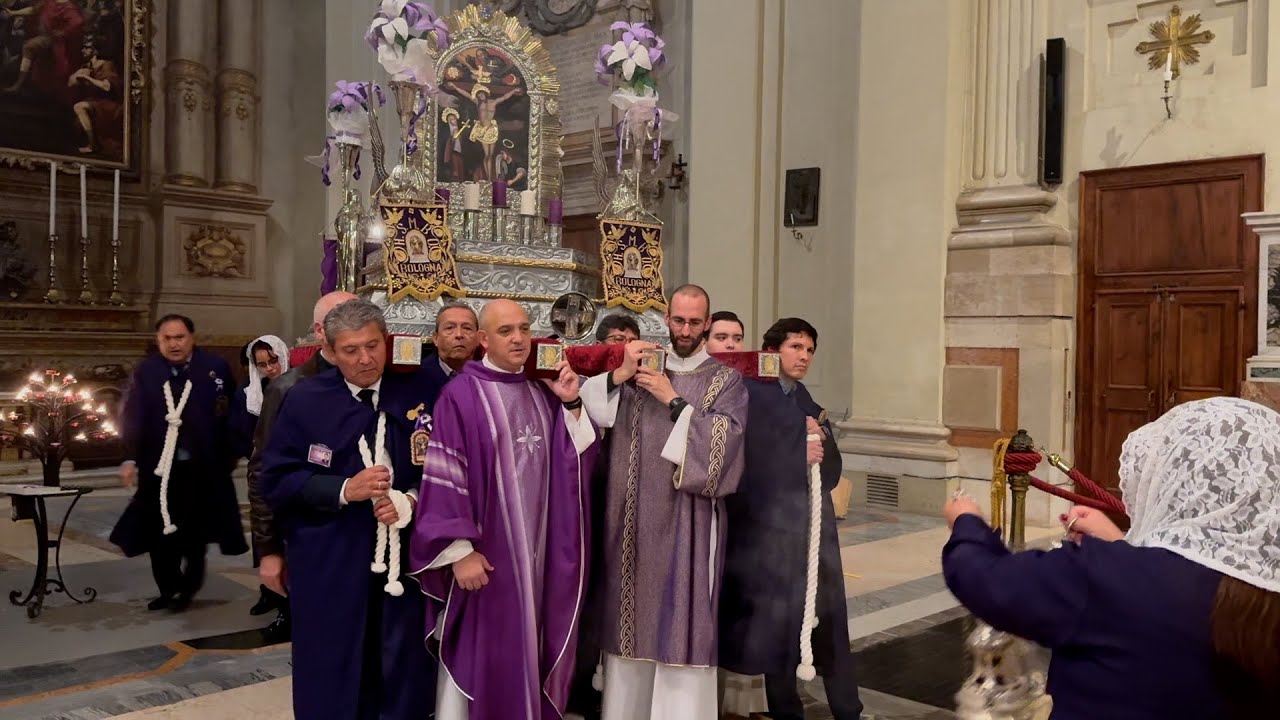 I Peruviani e il Cristo dei Miracoli - Chiesa di Bologna